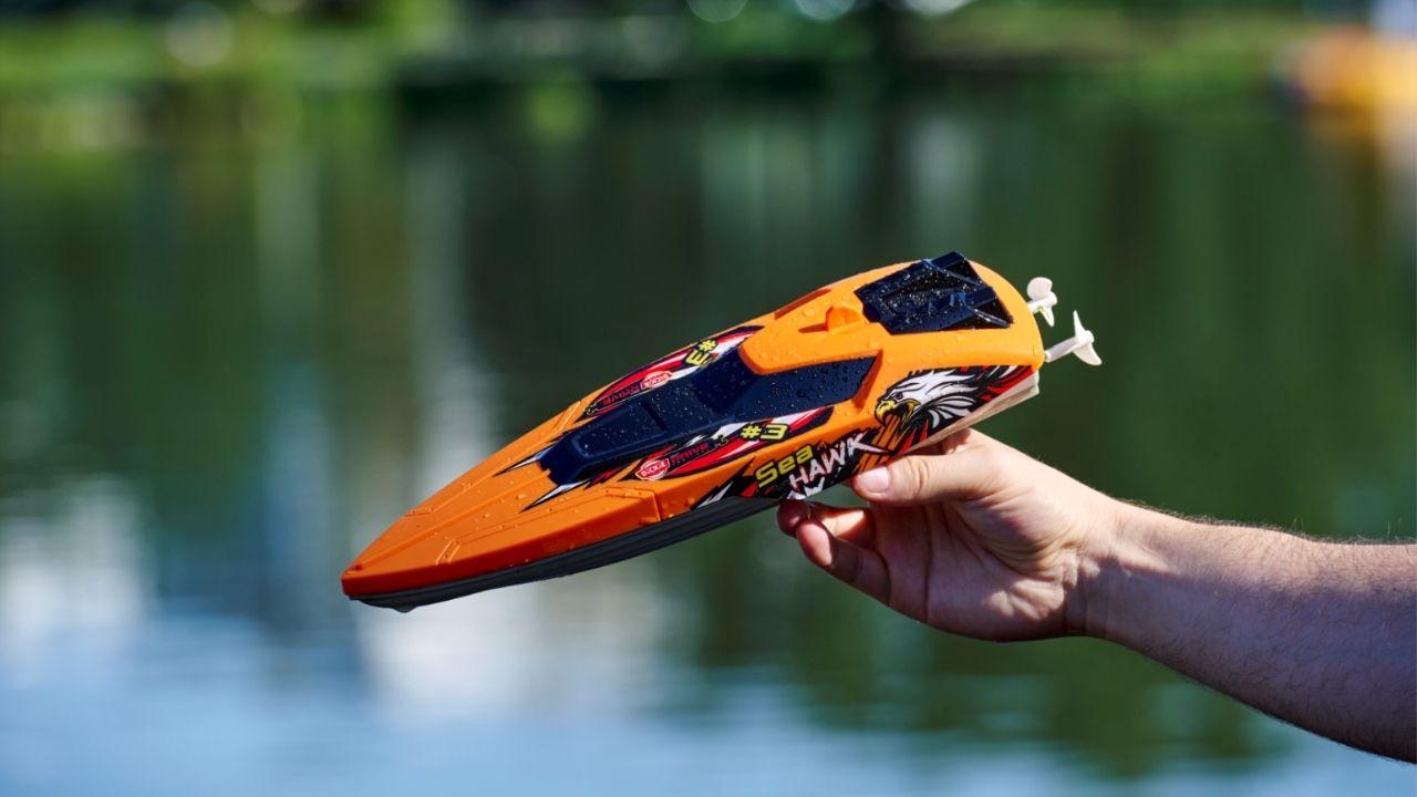 RC Boot Einsteiger Guide – Perfekt für alle Wassersportfans!